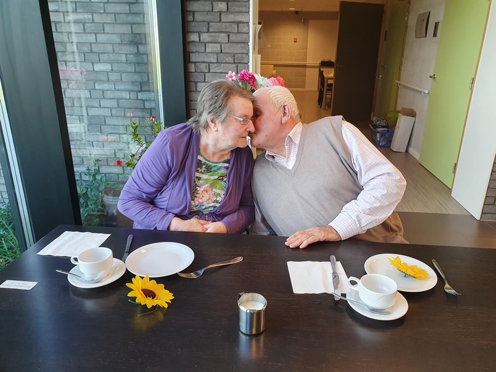 Huwelijksverjaardag | Woonzorgnetwerk Maria Troost Veurne - ouderenzorg ...